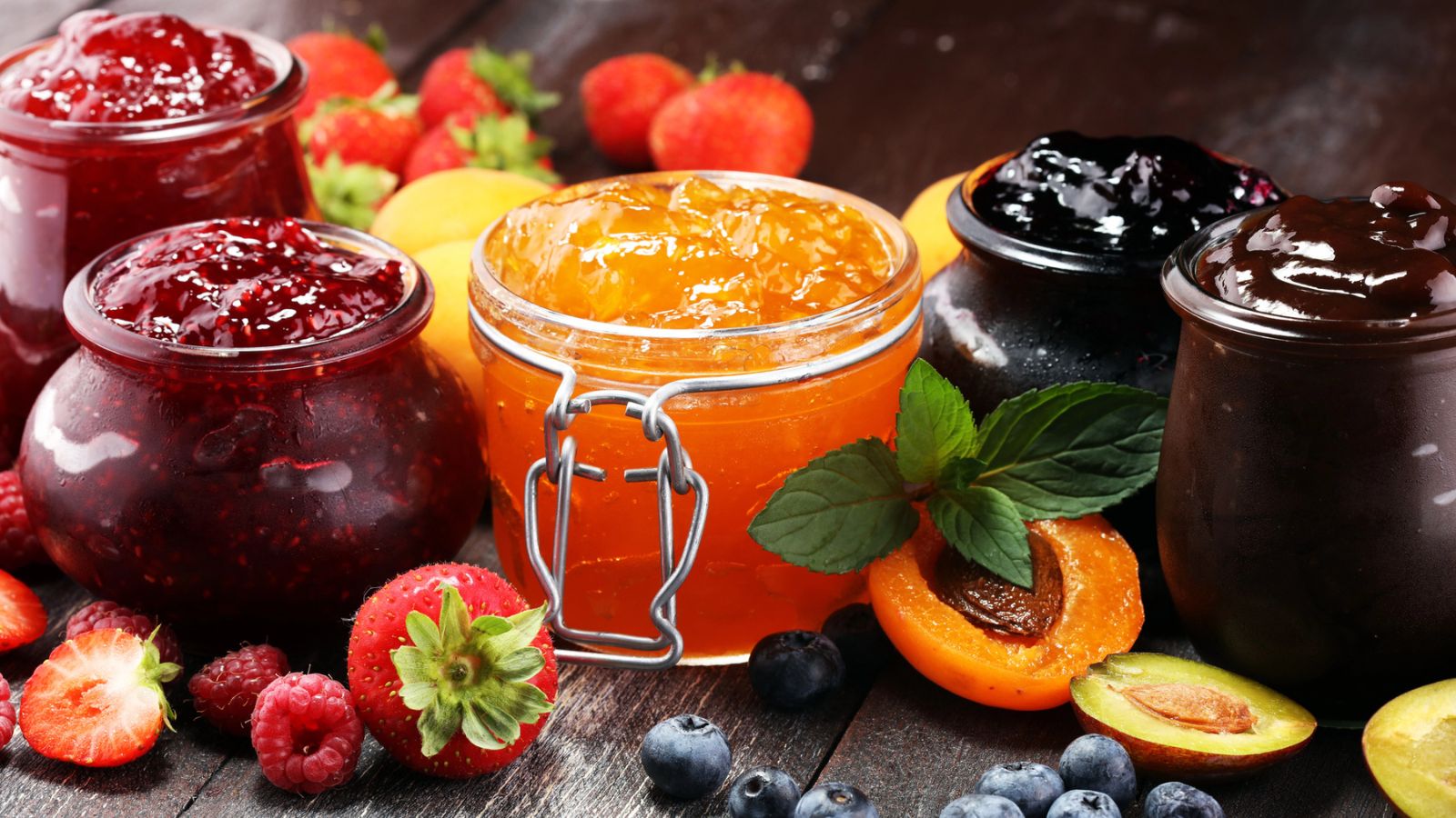20 Thoughtful Food Gifts You Can Make at Home - Thrifty Gifters
