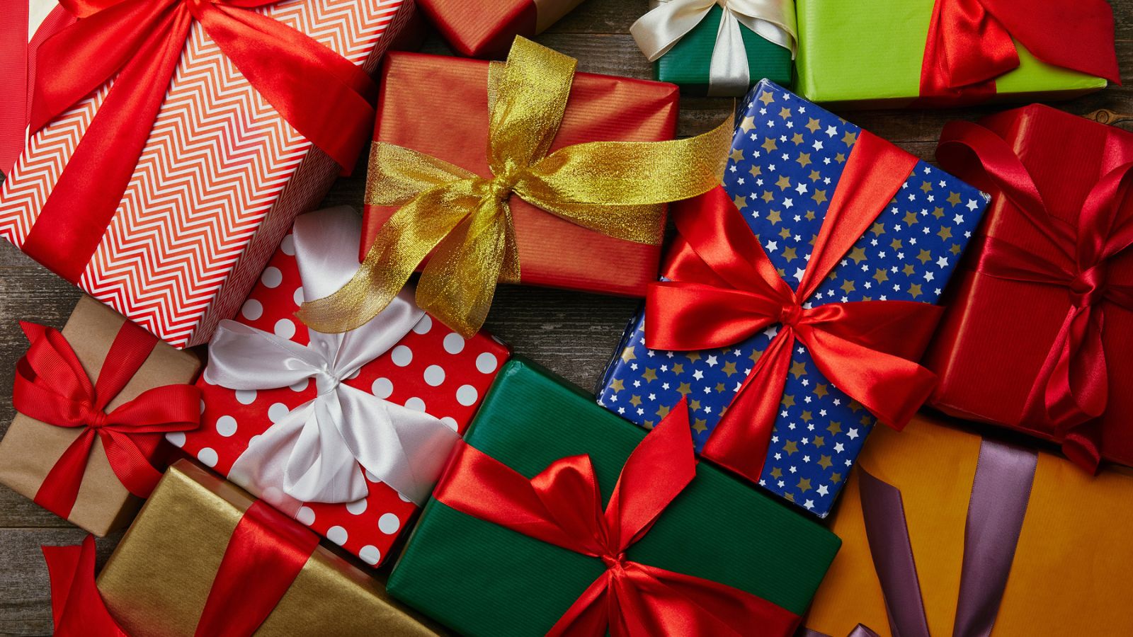 22 Ingenious Ways to Wrap Gifts Using Recycled Materials - Thrifty Gifters