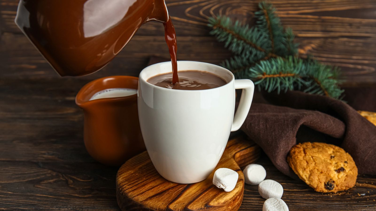 18 Thoughtful Yet Affordable Gift Ideas for Neighbors for Every ...